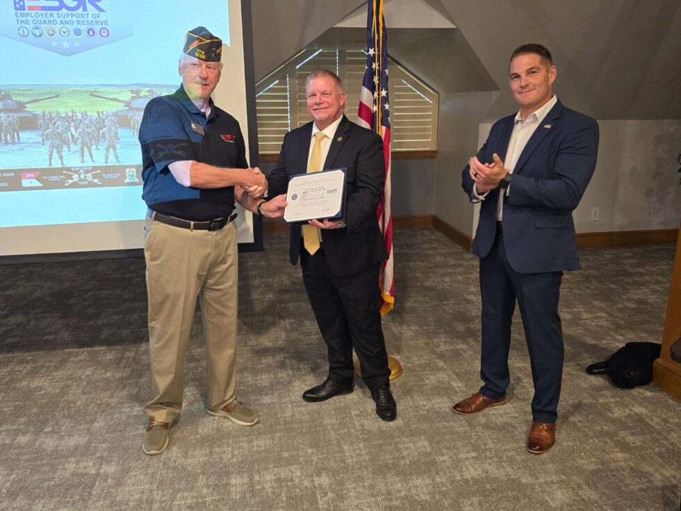 Sheriff Davis Receives ESGR Patriot Award From Department of Defense